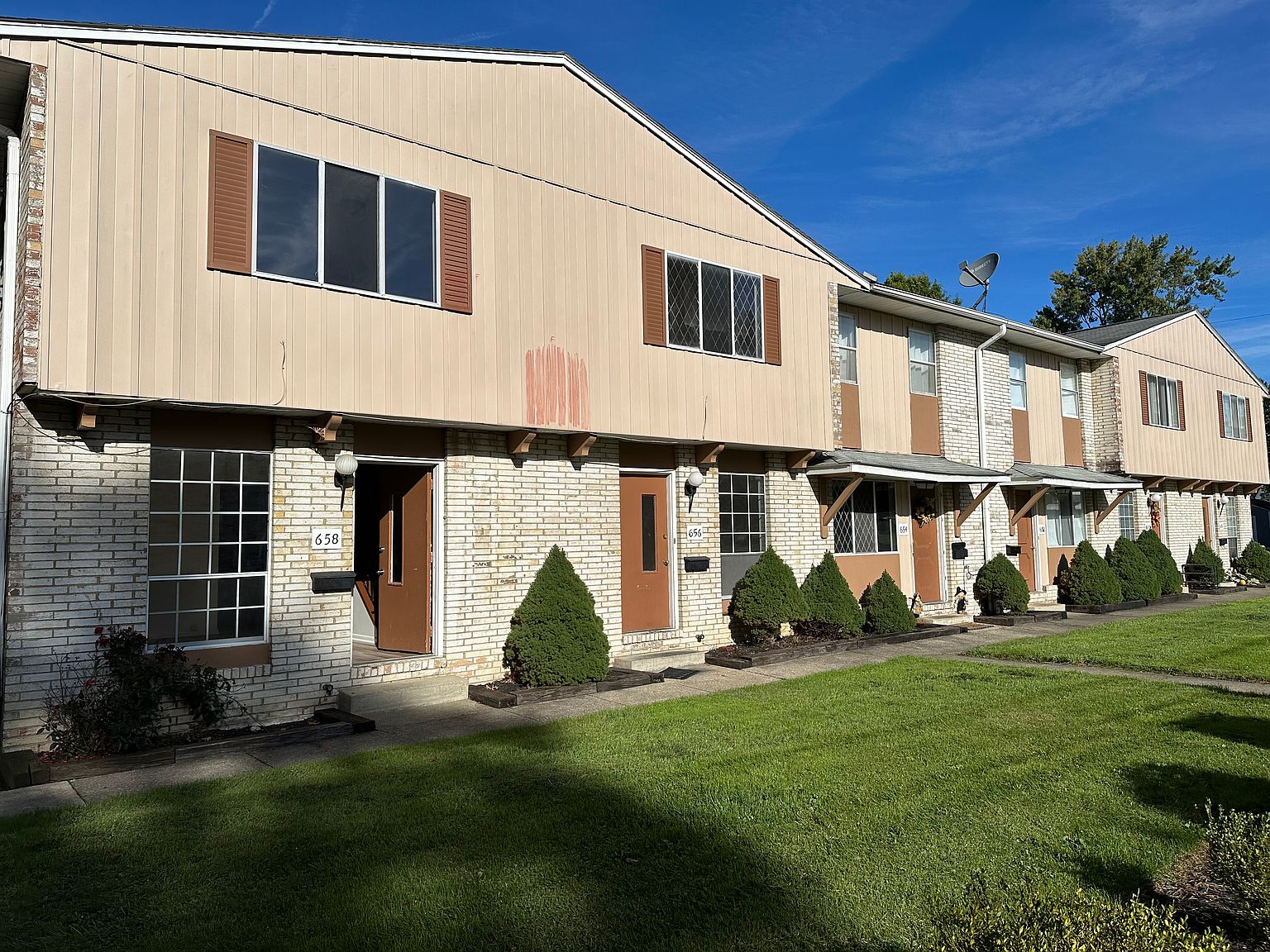 658 Loomis Ave, Cuyahoga Falls, OH 44221 | Zillow