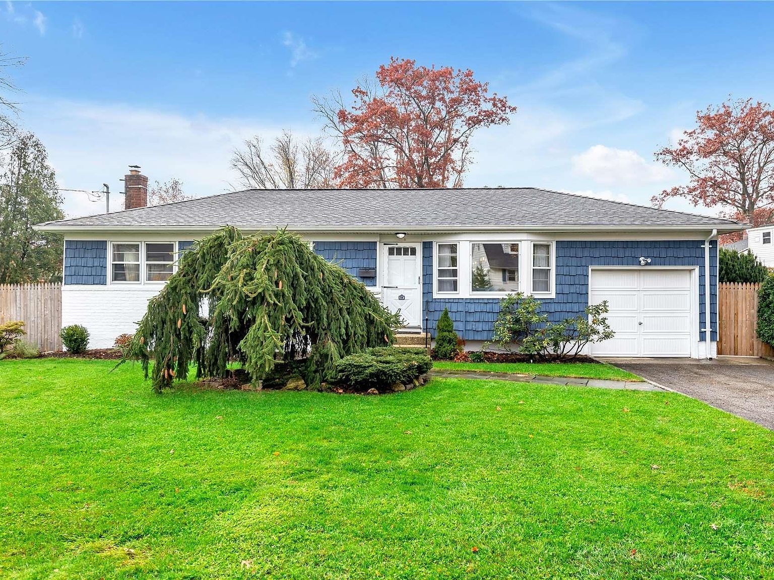 26 Sinclair Drive, Greenlawn, NY 11740 | Zillow