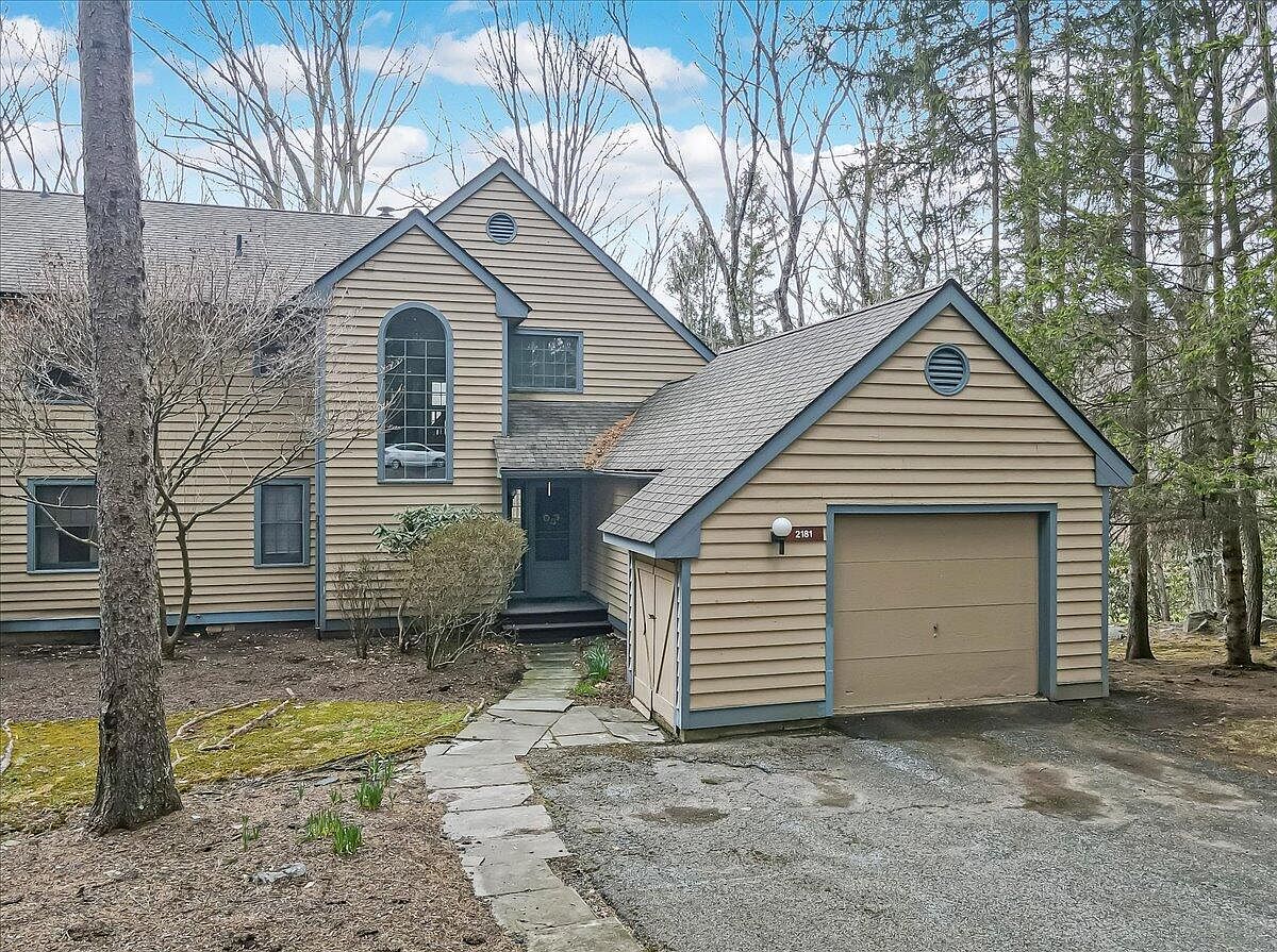 2181 Oak Hill Dr, Buck Hill Falls, PA 18323 [Price Cut $40,000] | Zillow