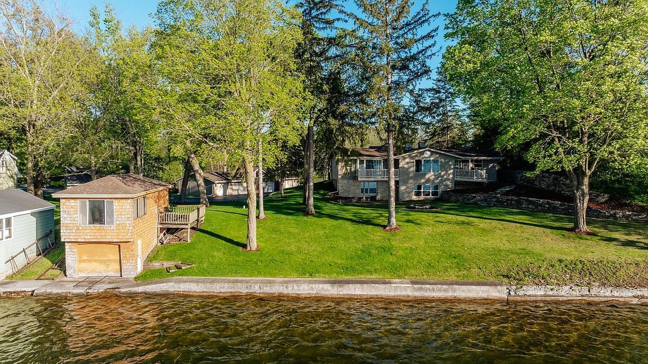 W339N5365 Road N, Nashotah, WI 53058 | Zillow