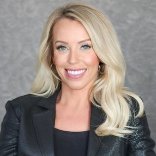 Carrie Harting - Real Estate Agent in Chesterfield, MO - Reviews | Zillow