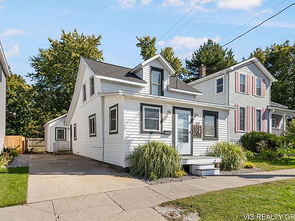 312 N 2nd St, Grand Haven, MI 49417 | MLS #23134359 | Zillow