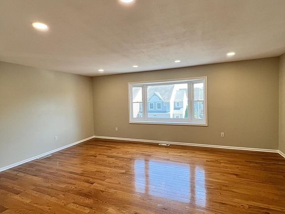 2445 Park Ave APT 24, Bridgeport, CT 06604 | Zillow