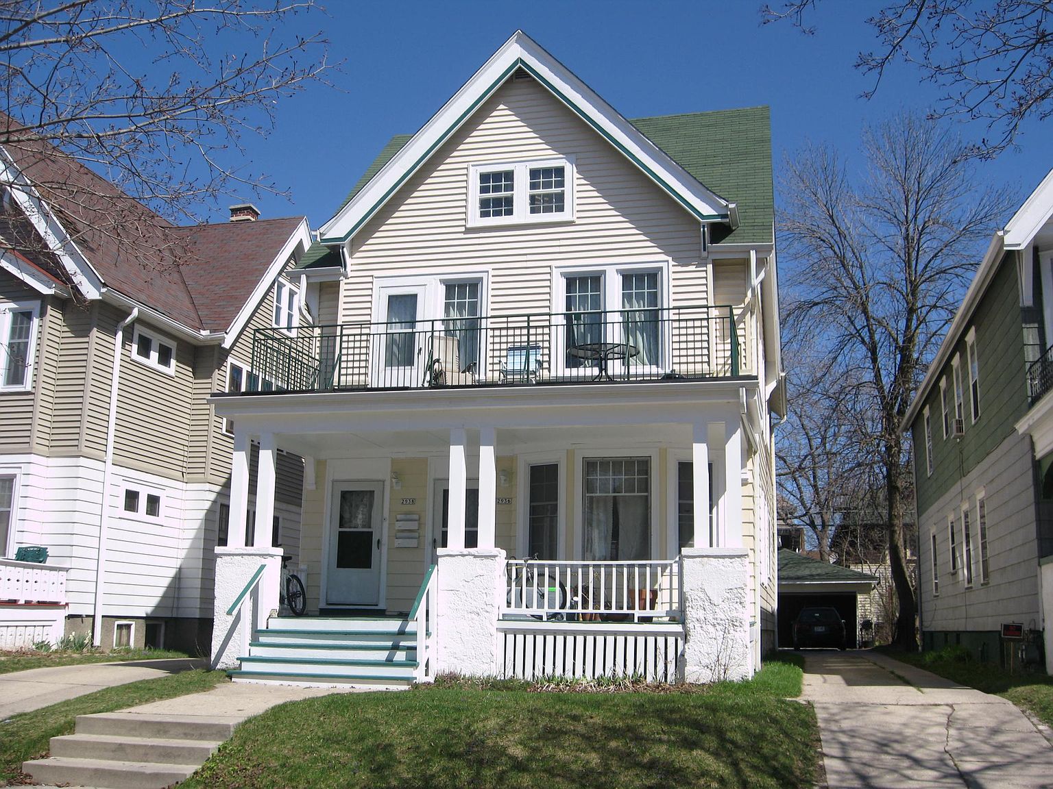 2938 N Murray Ave, Milwaukee, WI 53211 | Zillow