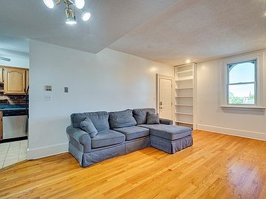 72 Temple St APT 4, Springfield, MA 01105 | Zillow