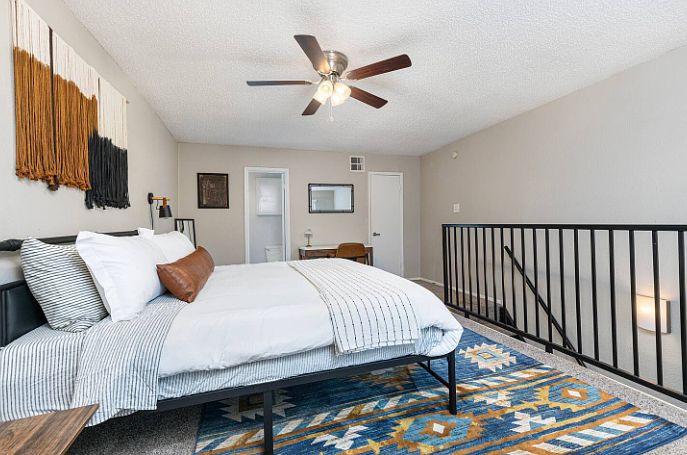 4944 Bryant Irvin Rd N Fort Worth TX | Zillow