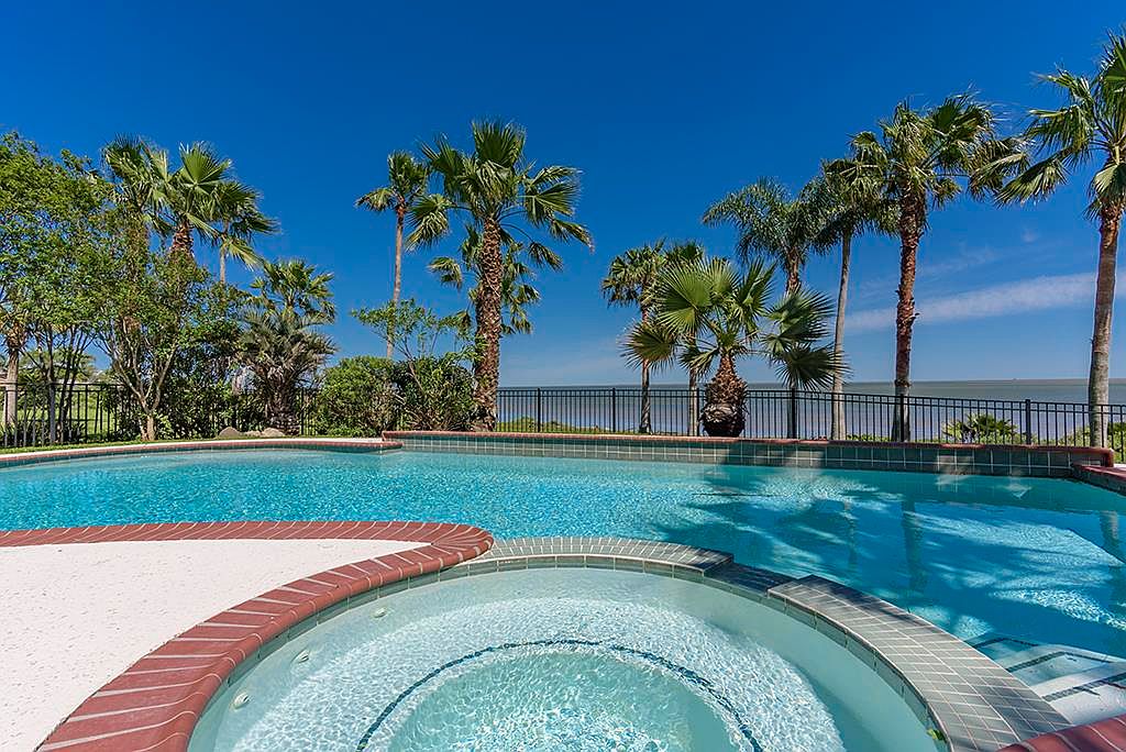 4510 Tharp Dr, Seabrook, TX 77586 | Zillow