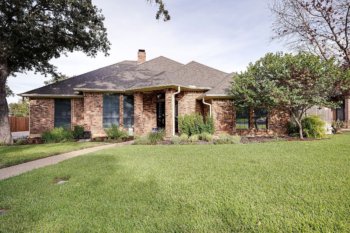 6807 Blake Dr, Arlington, TX 76001 | Zillow