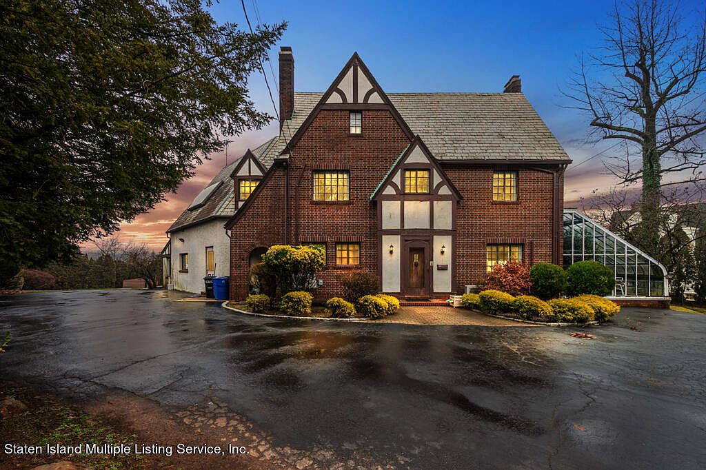 221 Benedict Rd, Staten Island, NY 10304 | Zillow