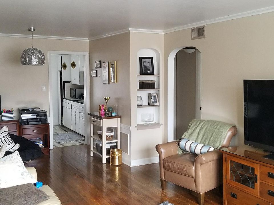 2120 E Locust St, Milwaukee, WI 53211 | Zillow