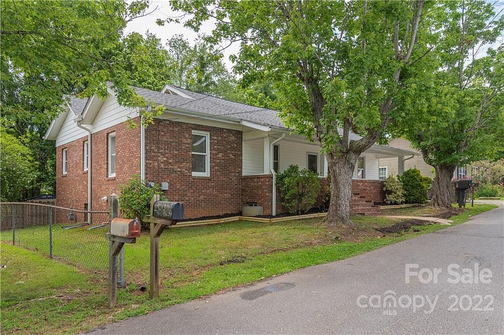 5 Pelzer St, Asheville, NC 28804 | Zillow