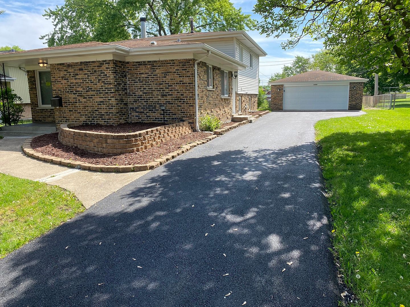 16489 Barton Ln, Oak Forest, IL 60452 | MLS #11791673 | Zillow