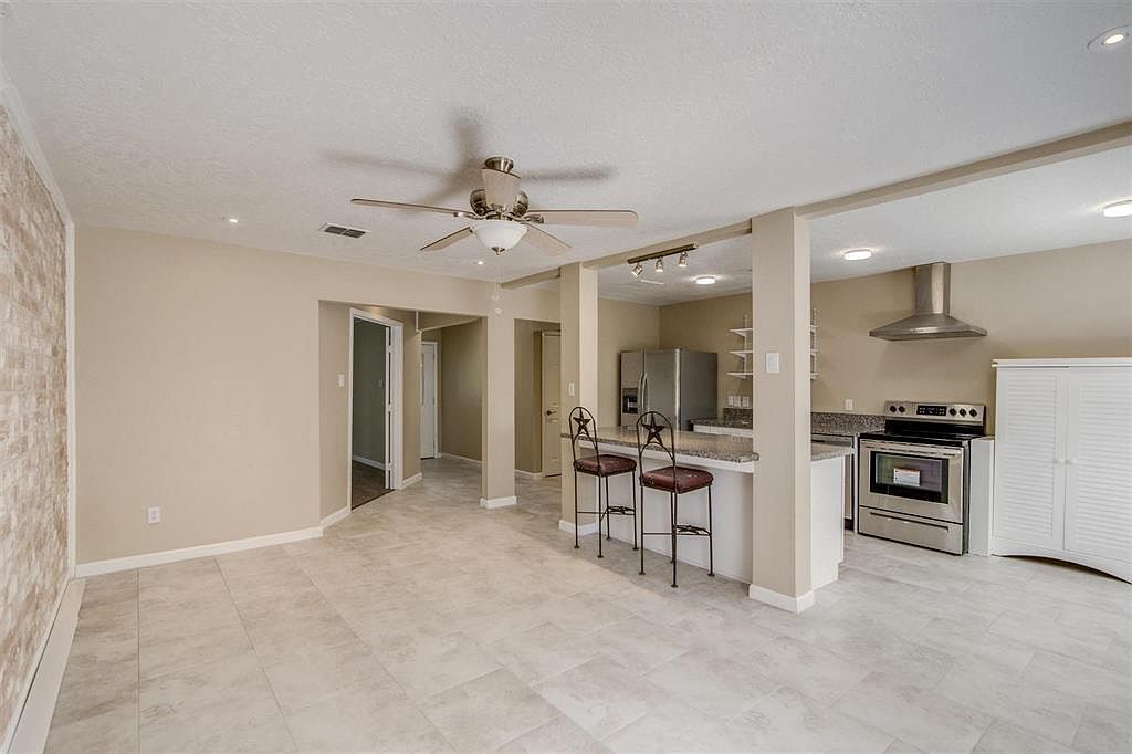 7257 Cook Rd, Houston, TX 77072 | Zillow