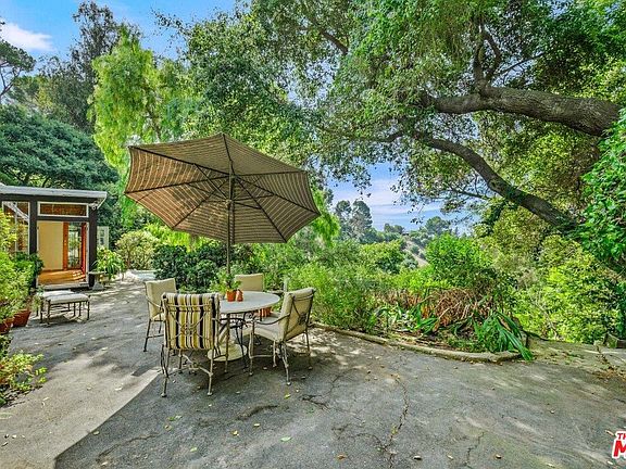 13438 Java Dr, Beverly Hills, CA 90210 | MLS #24-423195 | Zillow