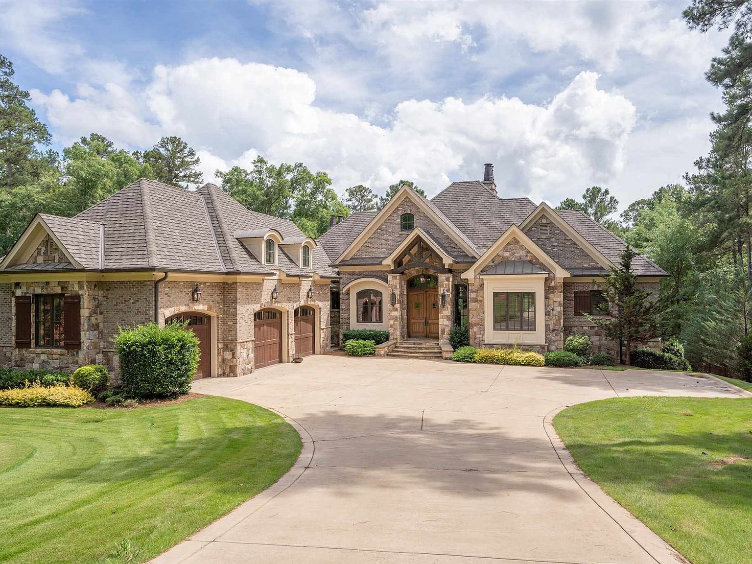 1090 Jones Bluff Ct, Greensboro, GA 30642 | Zillow