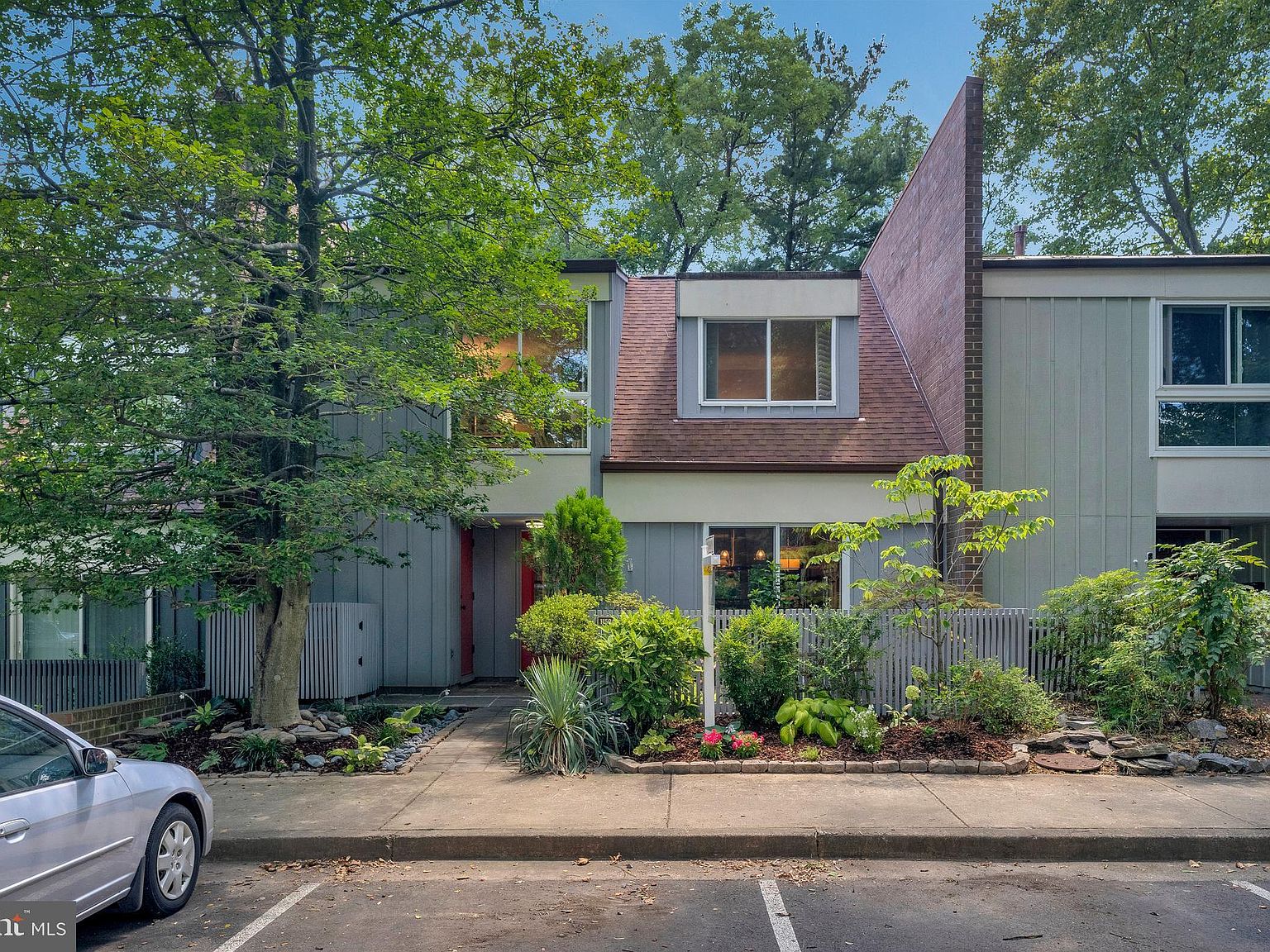 11504 Links Dr, Reston, VA 20190 | Zillow