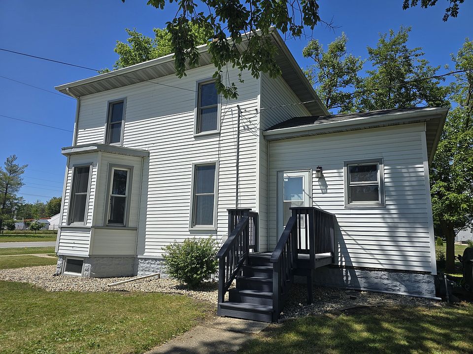 695 S Main St, Clifton, IL 60927 | Zillow
