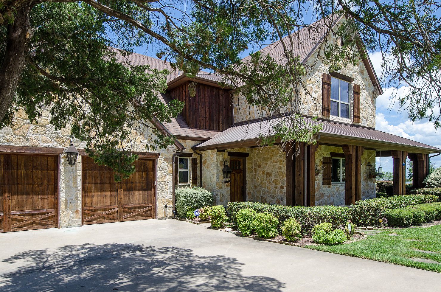 727 El Barco, Corsicana, TX 75109 | Zillow