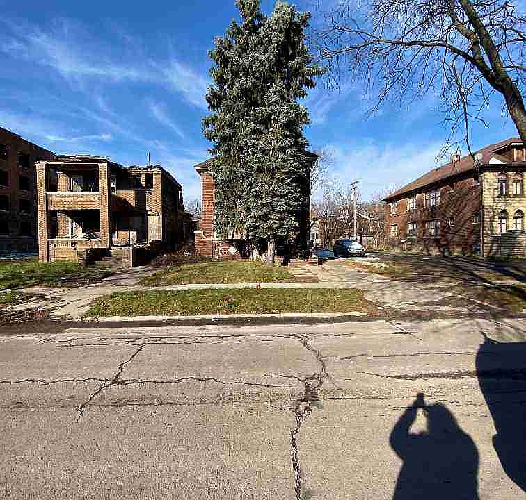 2710 Fullerton St, Detroit, MI 48238 | Zillow