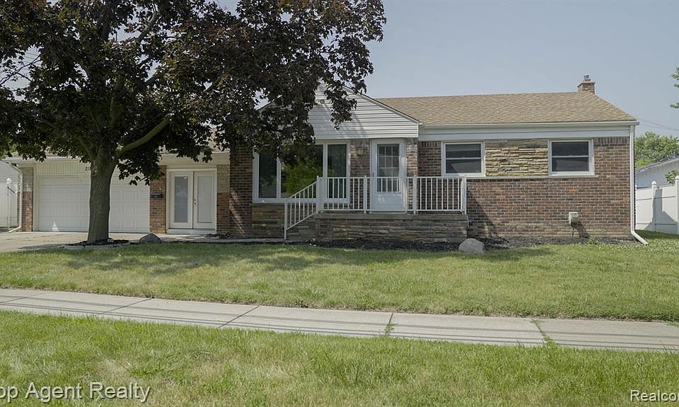 21807 E Thirteen Mile Rd, Saint Clair Shores, MI 48082 | Zillow