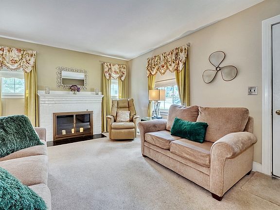 46 Brook Farm Rd, West Roxbury, MA 02132 | MLS #73229080 | Zillow