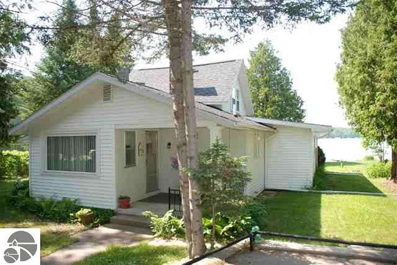 7574 Crystal Beach Rd NW, Rapid City, MI 49676 | Zillow