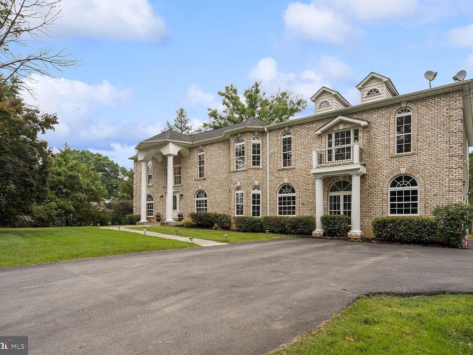 12508 Colewood St, Herndon, VA 20171 | MLS #VAFX2130000 | Zillow