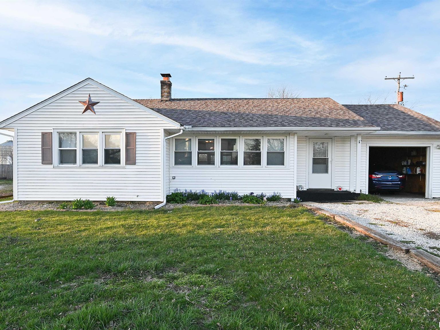 1198 E Clark St, Lowpoint, IL 61545 | Zillow