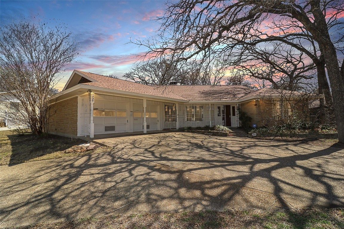 1725 Ederville Rd S, Fort Worth, TX 76103 | Zillow