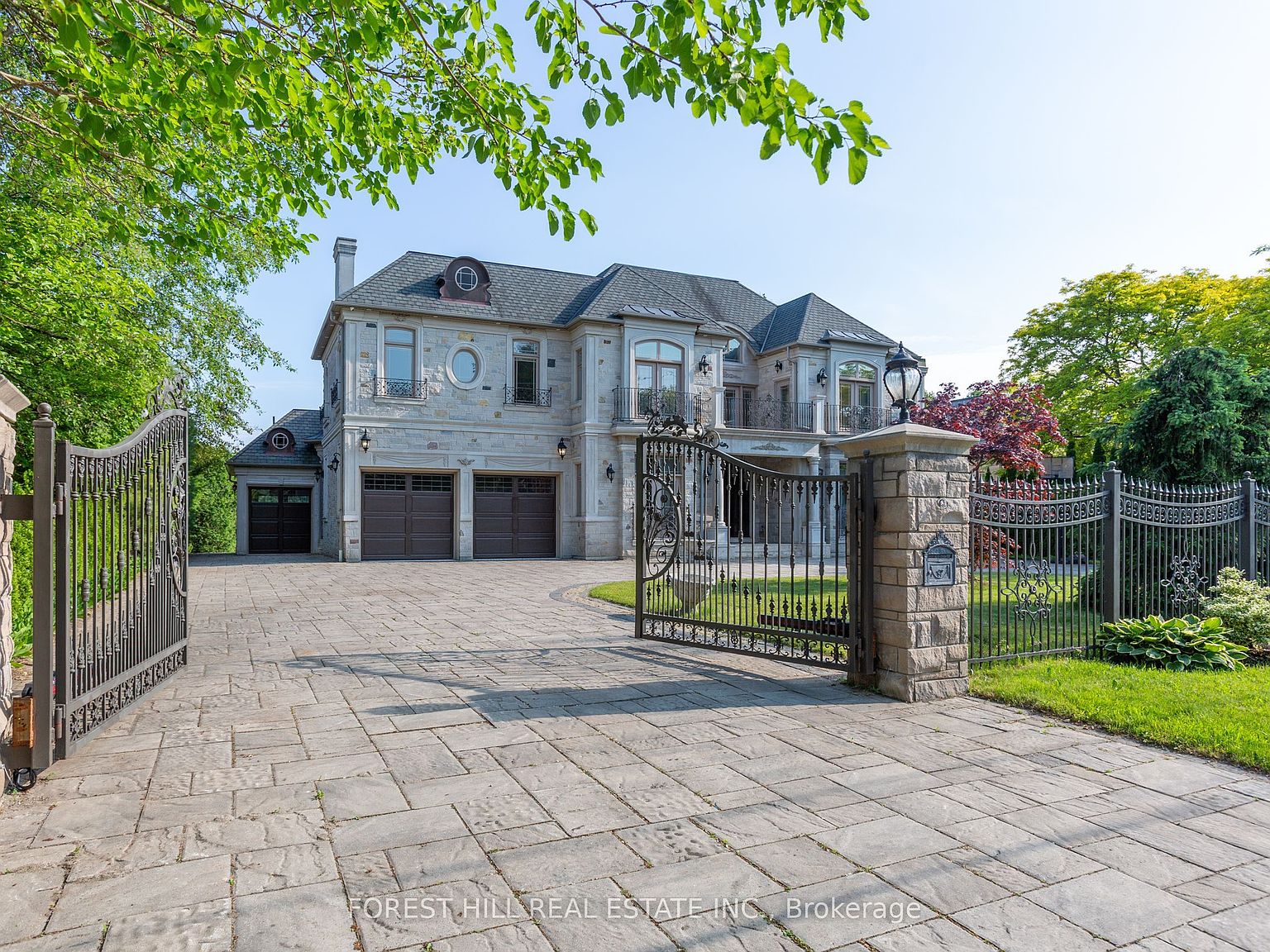 4 Fifeshire Rd, Toronto, ON M2L 2G5 | MLS #C11980316 | Zillow