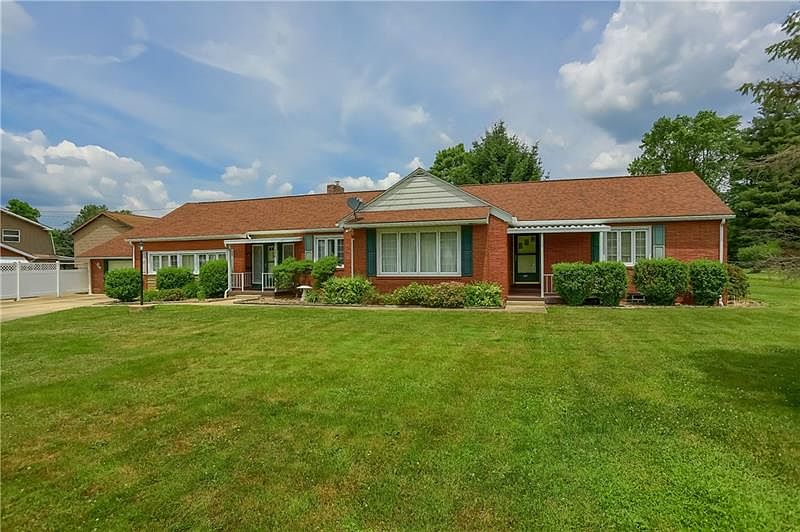 2215 Maple Dr, Ford City, PA 16226 | MLS #1610787 | Zillow