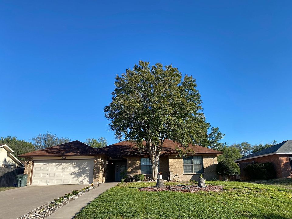 111 Alambre Dr, Del Rio, TX 78840 | Zillow