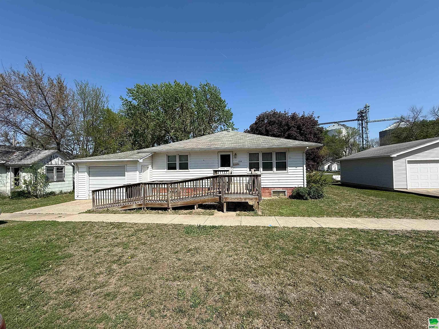 104 S 4th Ave, Washta, IA 51061 | Zillow