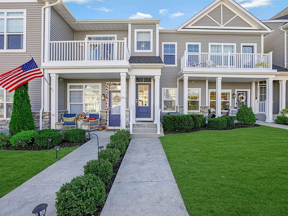 295 Silver Timber Drive UNIT 295, Yaphank, NY 11980 | MLS #3584830 | Zillow