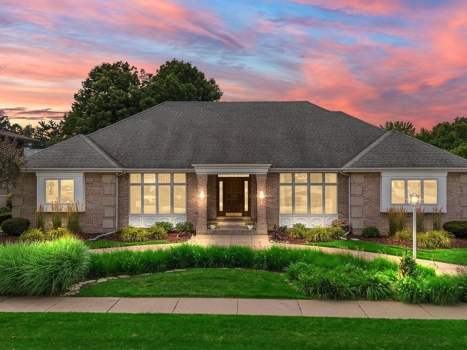 8308 Castle Dr, Munster, IN 46321 | MLS #807769 | Zillow