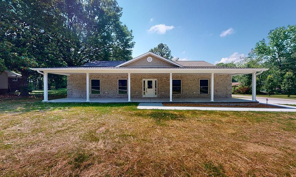 928 Morningside Dr, Huntingdon, TN 38344 | Zillow