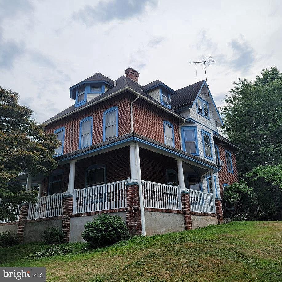 18 N Church St, Spring City, PA 19475 | Zillow