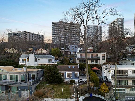 22 Shore Rd, Edgewater, NJ 07020 | MLS #24006479 | Zillow