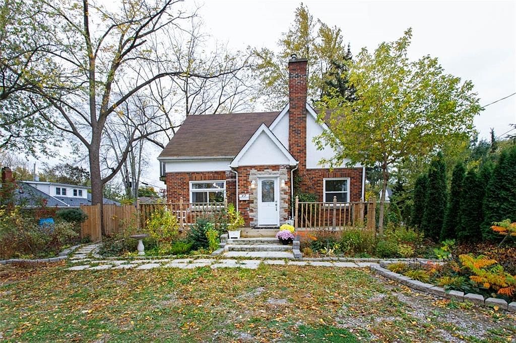 49 Riverside Dr, Welland, ON L3C 5E1 | Zillow