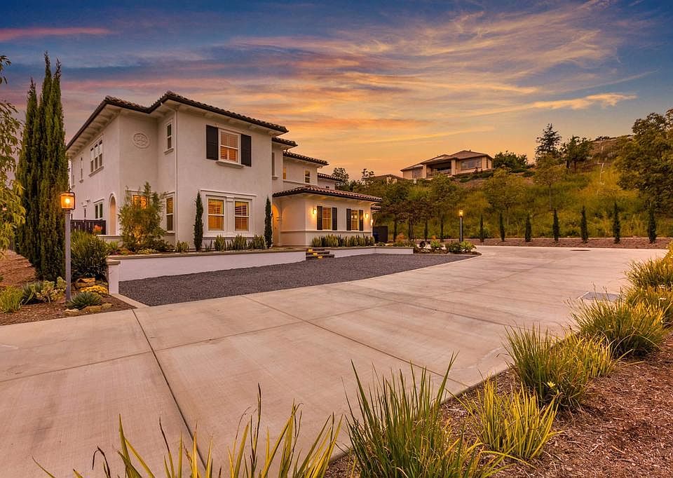 1083 Ruby Ct, San Marcos, CA 92078 | Zillow