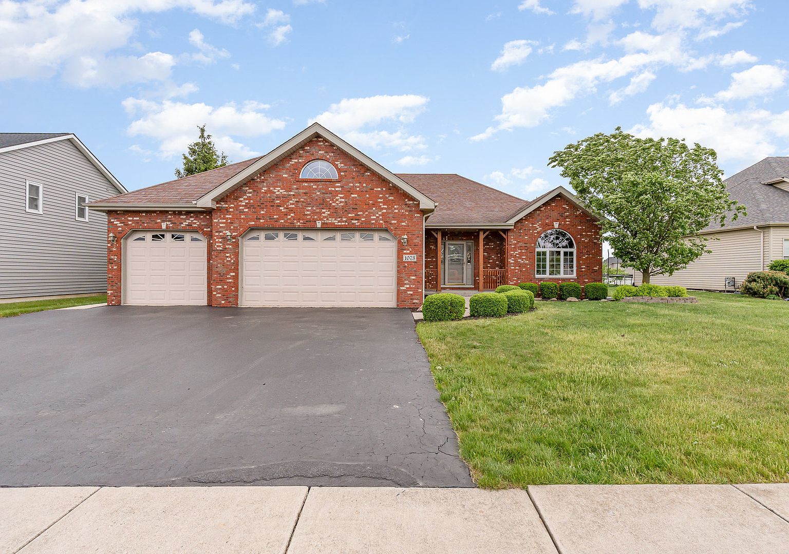 1073 Hawthorne Ave, Beecher, IL 60401 | Zillow