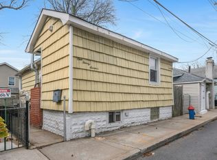 35 1/2 Edgewater Park #35 1/2A, Bronx, NY 10465 | Zillow