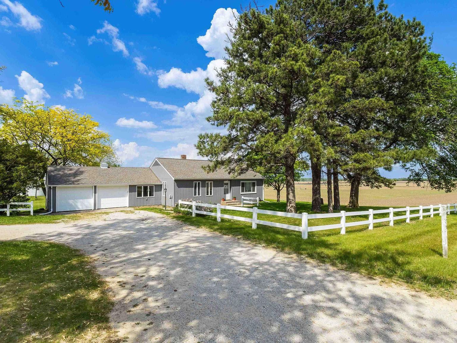 13218 300th St, Donahue, IA 52746 | Zillow