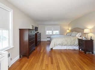 21 Flint Rd, East Rockaway, NY 11518 | Zillow