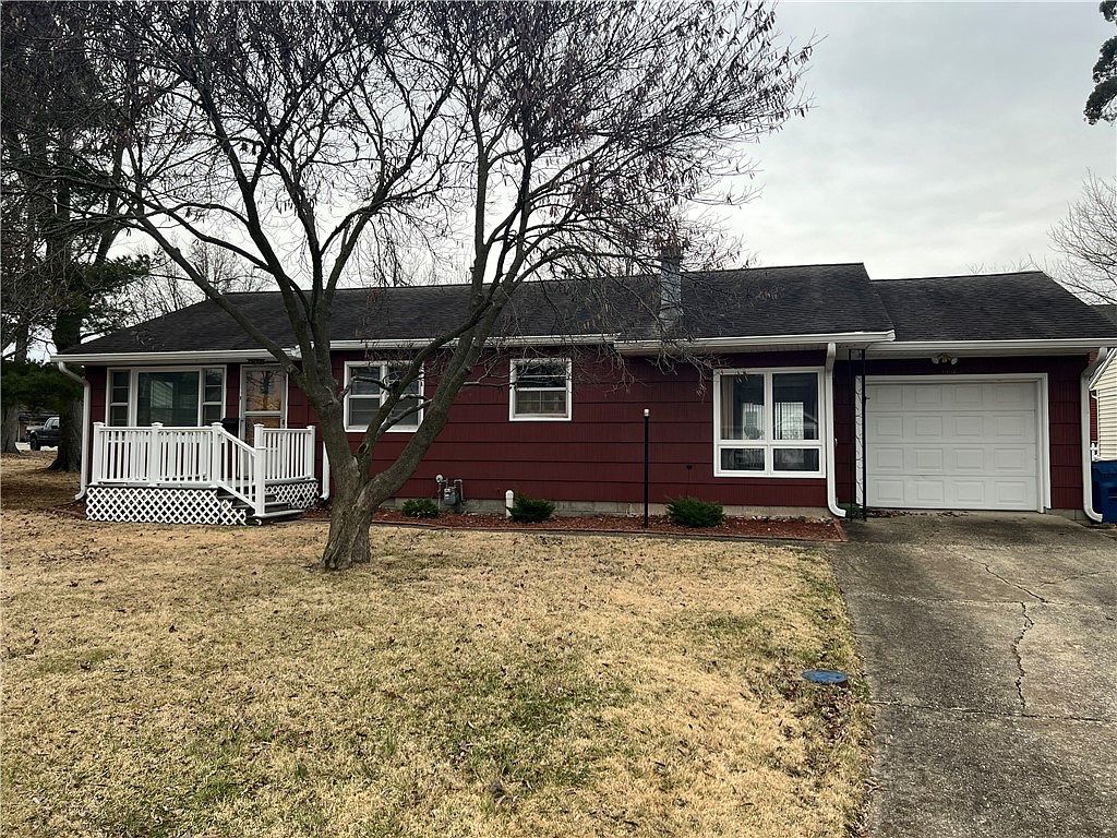 1007 E Locust St, Olney, IL 62450 | MLS #6240457 | Zillow