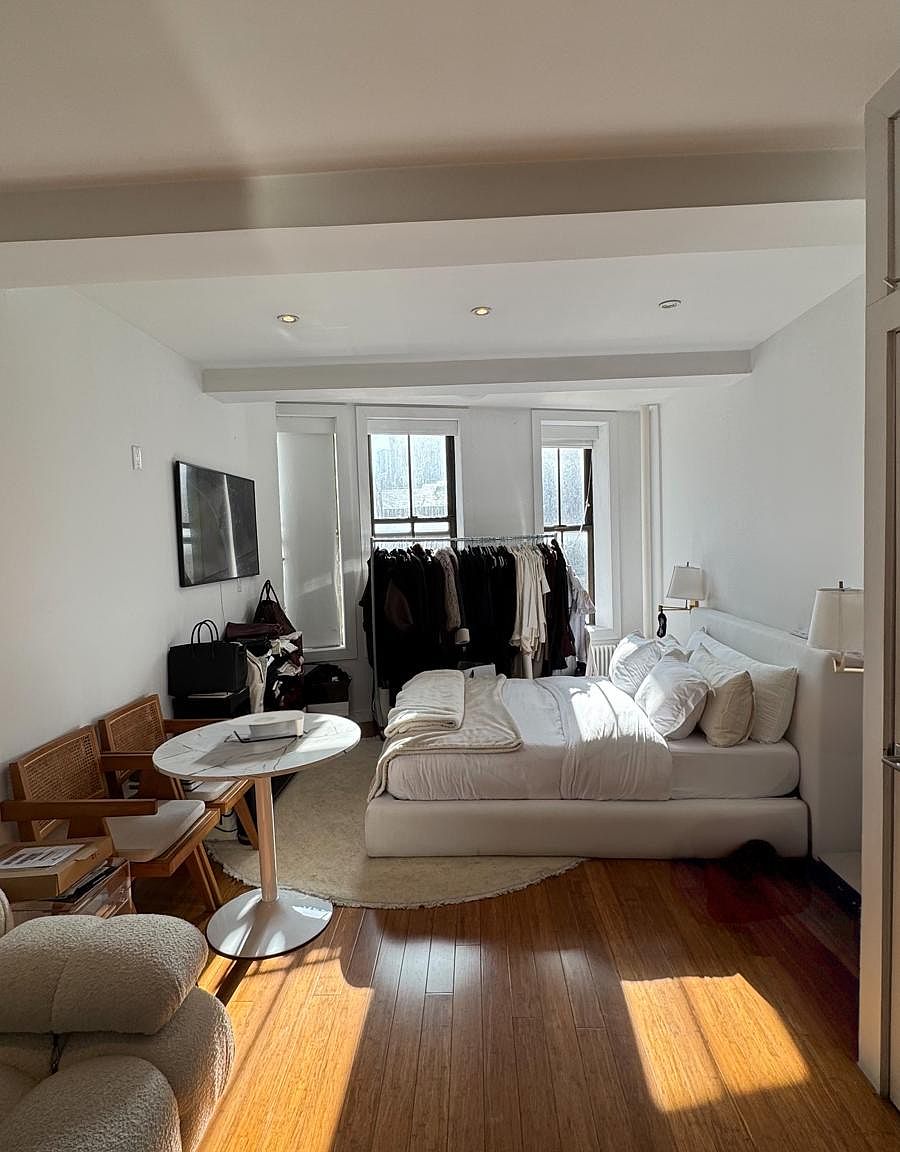 135 Christopher St APT 2C, New York, NY 10014 | Zillow