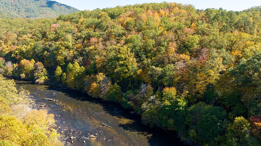 301 Hornet Dr, Whittier, NC 28789 | MLS #26035007 | Zillow