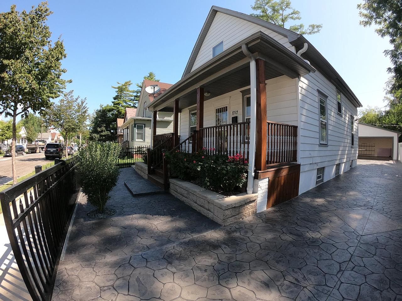 1717 Howe St, Racine, WI 53403 | Zillow