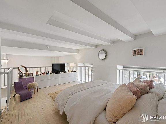 240 Centre St #2P, New York, NY 10013 | Zillow