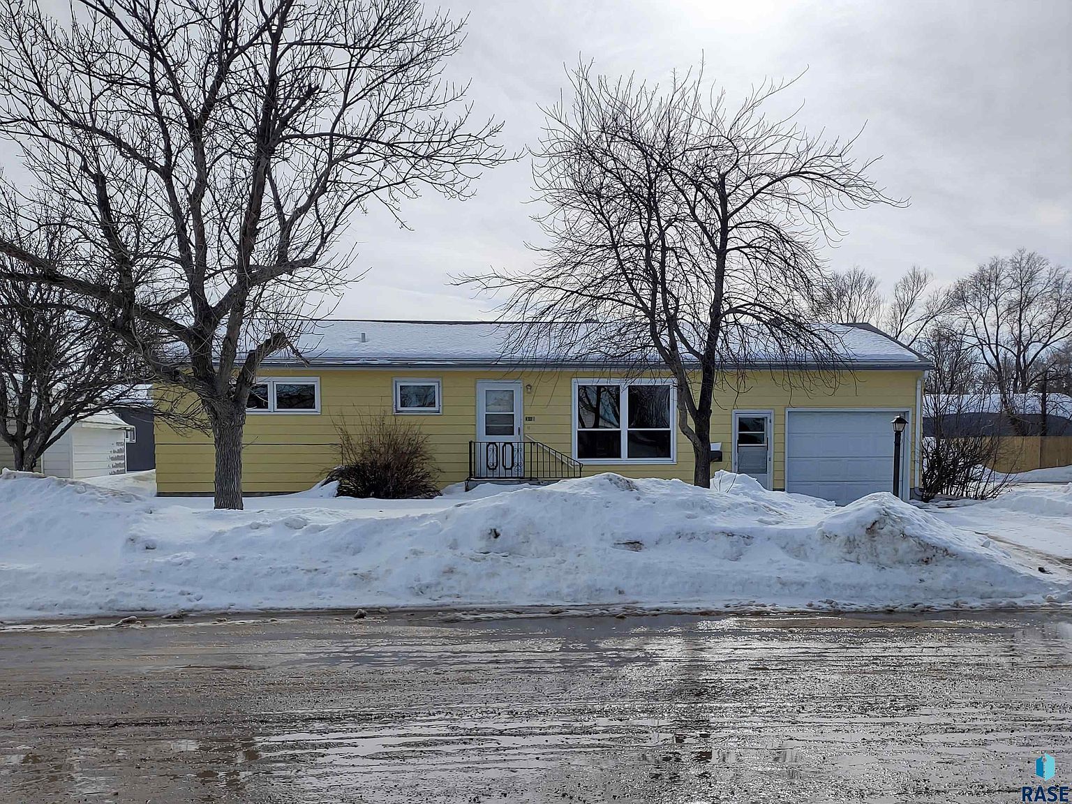 312 W 4th St, Miller, SD 57362 | Zillow